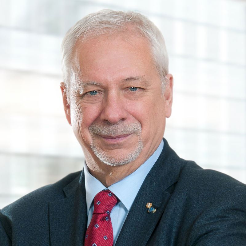 Pierre Marc Johnson, ancien premier ministre du Québec - Canada ...